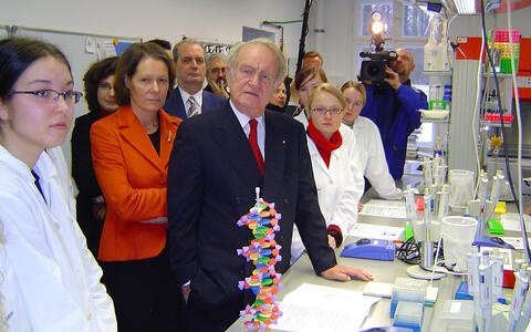 Bundespräsident besuchte Campus Berlin-Buch mit Gläsernem Labor | Max ...