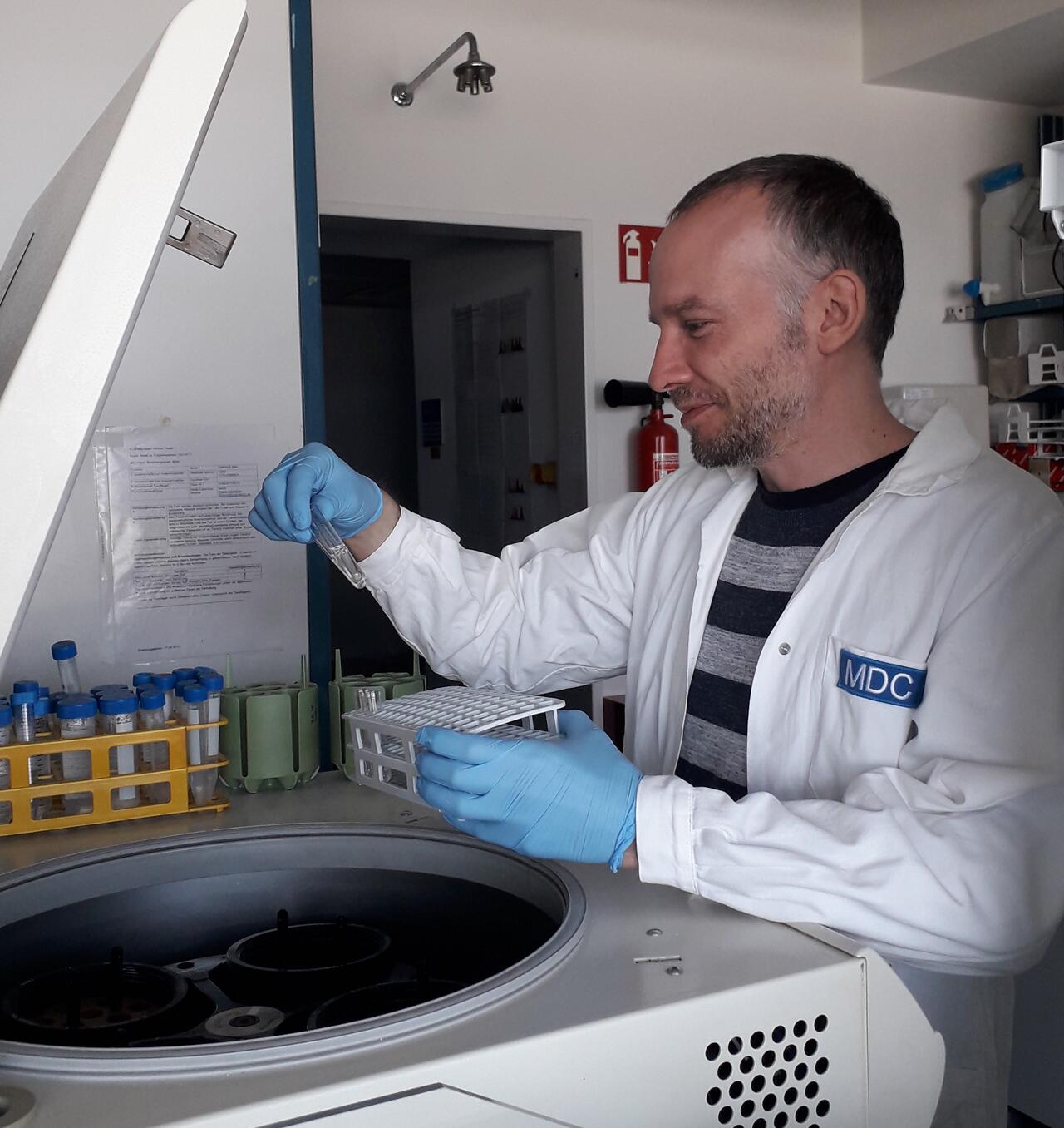 Was lesen Sie gerade, Herr Mildner? | Max Delbrück Center