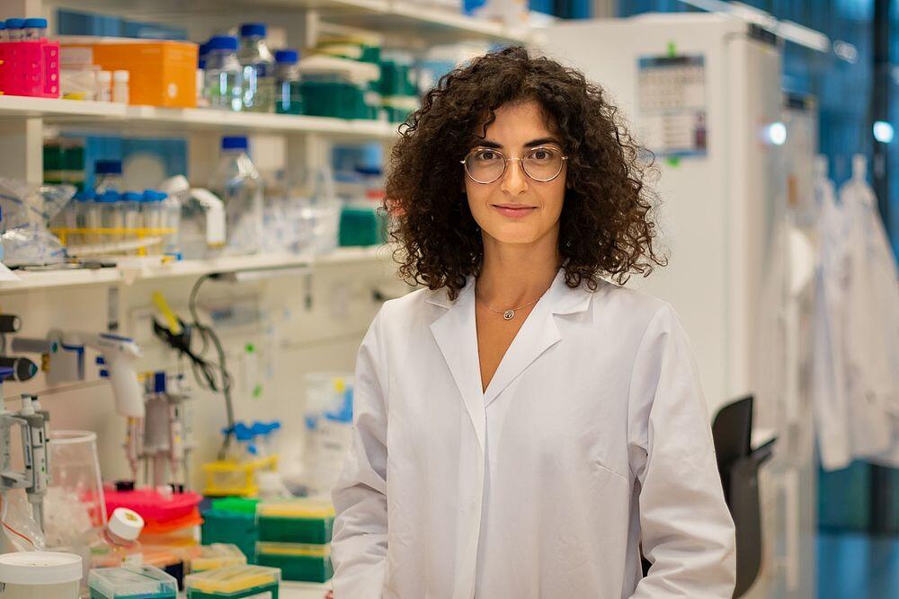 Methodological tour-de-force: Biochemist Annita Louloupi receives ... Methodological tour-de-force: Biochemist Annita Louloupi receives ...