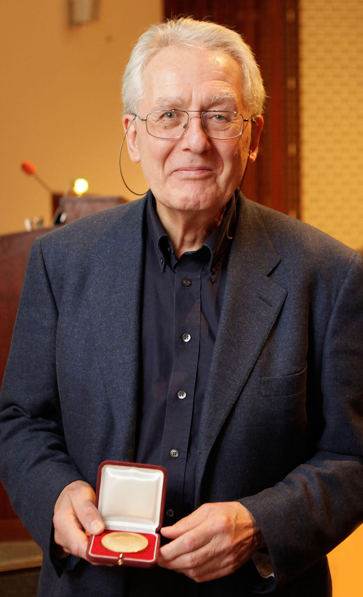 Harvard Immunologist Klaus Rajewsky Receives Max Delbrück Medal | Max ...